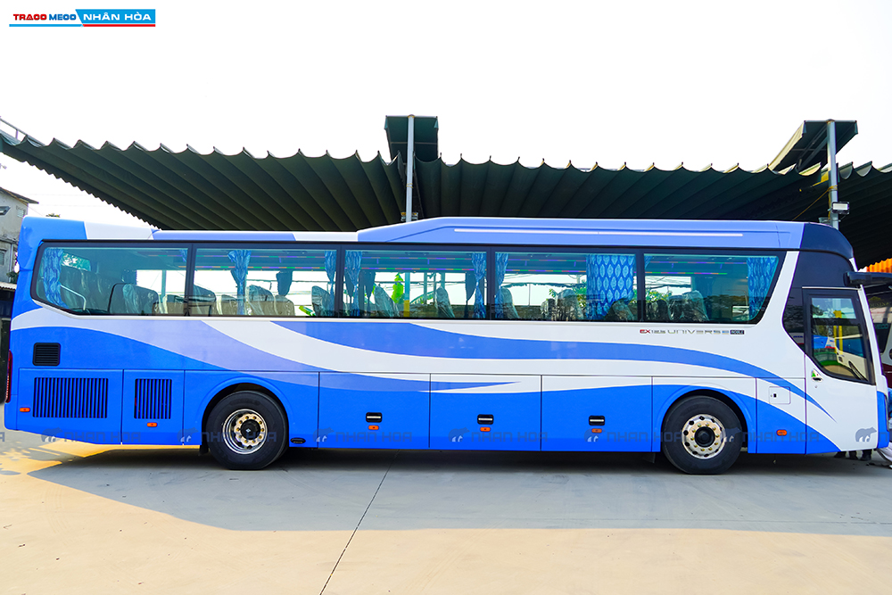 XE KHÁCH TRACOMECO UNIVERSE 47 CHỖ ĐỘNG CƠ WEICHAI 430PS | Nhân Hòa Motor